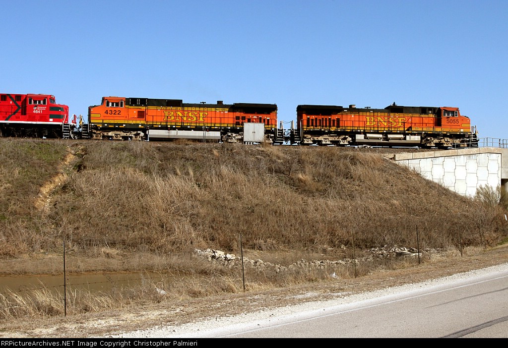 BNSF 5055 and BNSF 4322